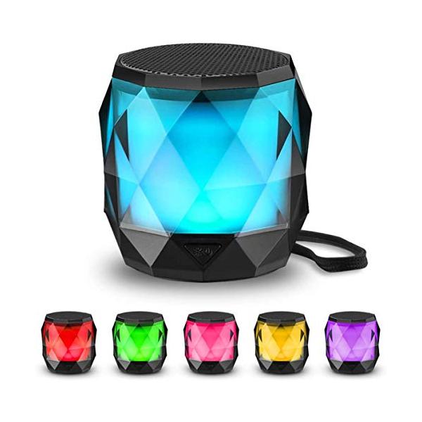 パッケージ個数:1・1）呼吸式LEDライト七色のLEDライトを搭載されたこのポータブルスピーカーは、お好みの色を自由に選べます。聴覚だけではなく、音楽を視覚的にも楽しめます。それに、就寝する前にロマンチックなLEDライトを合わせて軽音楽を聞...