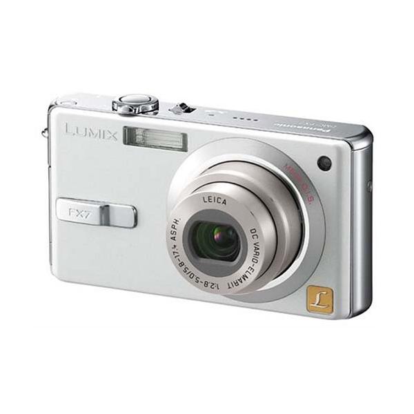 (中古品)パナソニック LUMIX FX7 シルキーシルバー DMC-FX7-S【メーカー名】パナソニック(Panasonic)【メーカー型番】DMC-FX7-S【ブランド名】パナソニック(Panasonic)【商品説明】パナソニック LU...