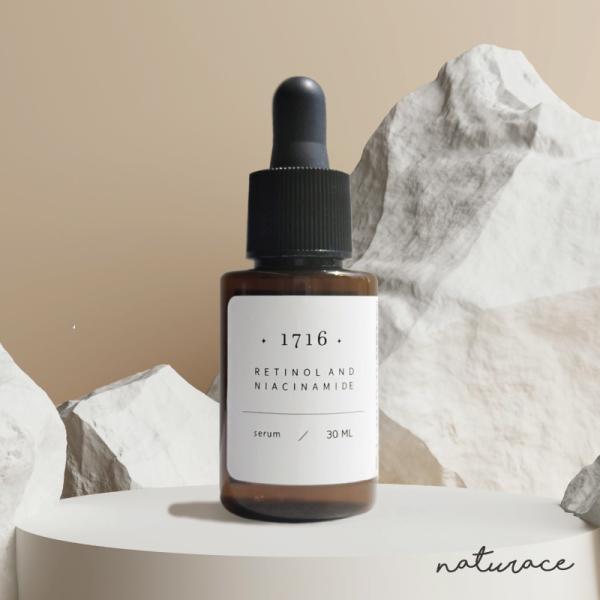 年齢サインをケアする為のカギとなる成分＜レチノール＞だけでなく、美肌へ導くパンテノール・ナイアシンアミド・ビタミンC誘導体・ビタミンE・ヒアルロン酸などを配合した贅沢なレチノールスキンケアシリーズ※製造行程を変更したため、粘度が少し固くなっ...