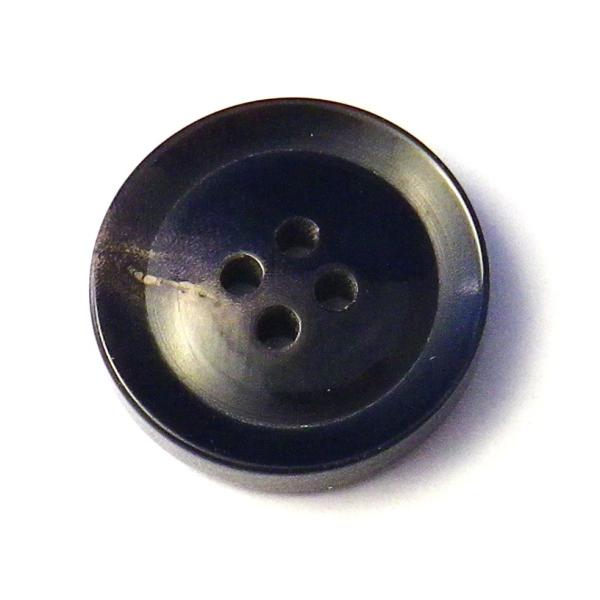 水牛ボタン黒20mm 1個水牛ボタン：スーツ専用の本水牛ボタンです。15mm,18mm,20mm,23mm,25mmのサイズ展開でご提供スーツの袖口は15mm　前身は20mmが基本です。コートの前ボタンは23mm,25mmが一般的です。 本...