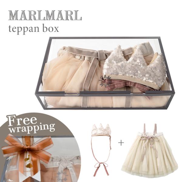 ■　teppan box FWI5　■大切な日の特別な装いをギフトします。可憐なチュールを重ねたチュチュときらめきを纏うヘッドアクセサリーのセットです。 【ギフト内容】繊細な花びらを幾重にもしたようなチュールスカートは、フォーマルなシーンに...