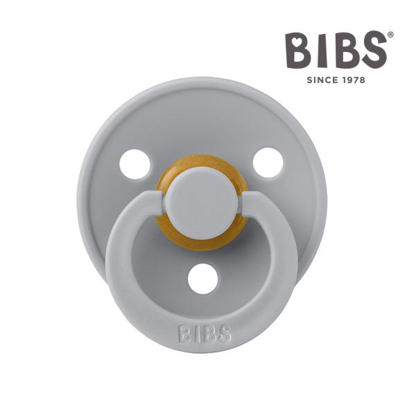 【BIBS おしゃぶり】おっぱいのような柔らかさ天然ゴムのやさしいおしゃぶり1978年にデンマークで誕生し、その品質の高さとデザイン性により40年以上愛されるロングセラーおしゃぶり「BIBS」がついに日本上陸！ママのおっぱいのようなくわえ心...