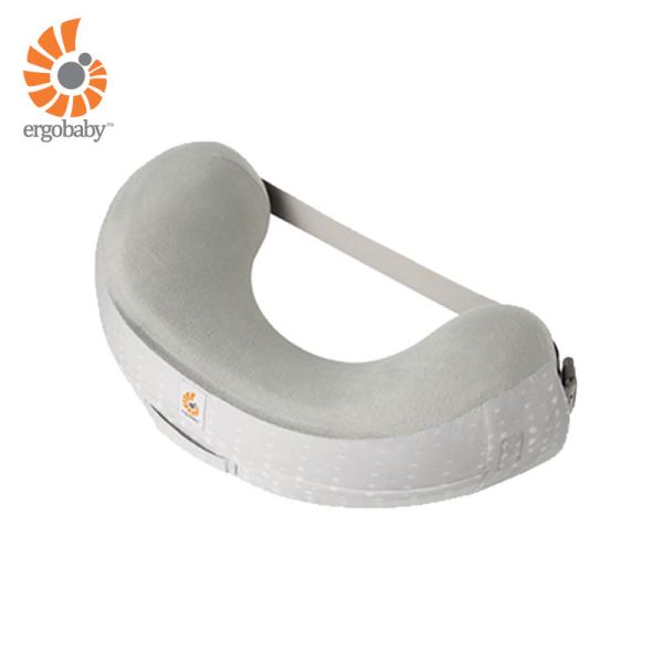 授乳タイムの快適性にこだわったエルゴベビーの授乳クッションです。赤ちゃんが飲みやすい姿勢で支えるから、「親子がラク」なおっぱいタイムに。出産準備としてもオススメです。改良されたポイント１．サポートベルト　使用中のピローのズレを軽減し、より安...