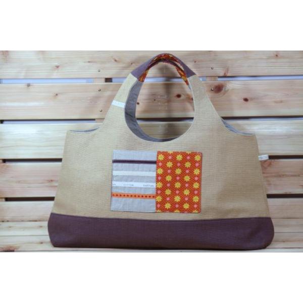 CHANGES(チェンジス) マザーズバッグ フラワーベージュナチュラルリビングはあすつくに対応しています。●送料無料●代引き手数料 無料●翌日お届け　平日15時・日祝14時までのご注文は翌日お届け　(対象地域：甲信越 北陸 関東 東海 関...