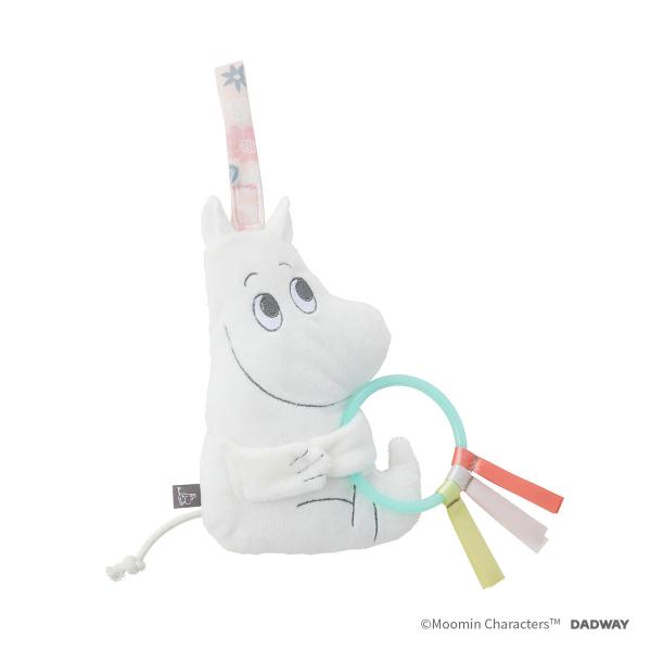 【カシャカシャトイ ムーミン】ムーミンをさわって、あかちゃんの大好きなカシャカシャ音が楽しめる。ベビーカーやバックに取り付けられるムーミンの総柄ベルト付き。プラスチックのパーツやリボン、紐のしっぽで様々な質感を楽しめます！手洗い可能で衛生的...