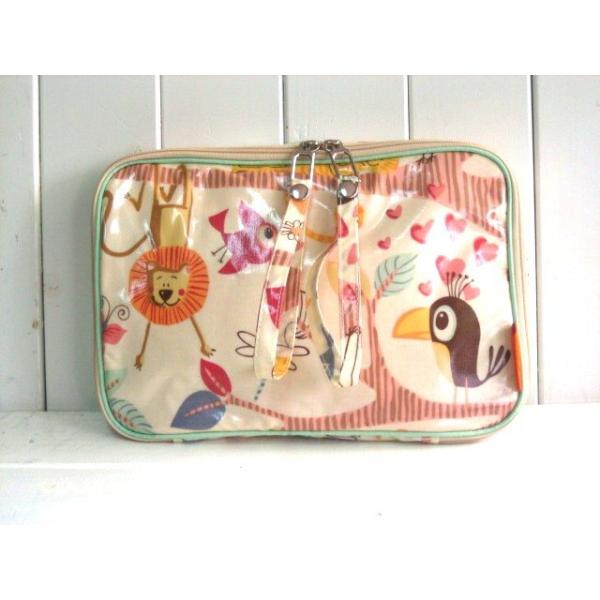 Ehako(エハコ) おむつポーチ アニマルベージュ薄型(ビニールコーティング)ナチュラルリビングはあすつくに対応しています。●翌日お届け　平日15時・日祝14時までのご注文は翌日お届け　(対象地域：甲信越 北陸 関東 東海 関西 中国 四...