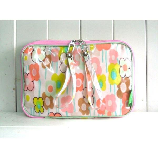 Ehako(エハコ) おむつポーチ パステルフラワー薄型(ビニールコーティング)ナチュラルリビングはあすつくに対応しています。●翌日お届け　平日15時・日祝14時までのご注文は翌日お届け　(対象地域：甲信越 北陸 関東 東海 関西 中国 四...