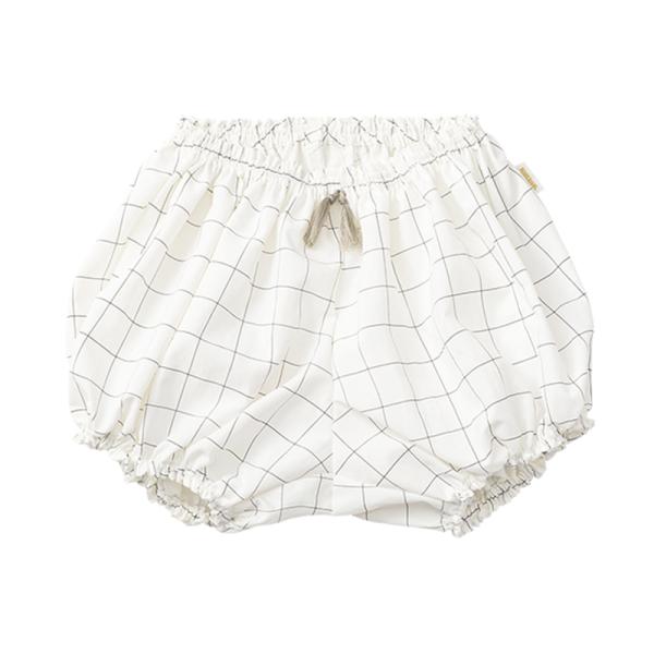 ■ bloomers ■ぽんぽんと弾むようなフォルムと、ファニーなジャガード生地で、誰もが思わず笑顔になるルックスへ。【デザイン】ごろんと転がったり、よちよち動いたり。赤ちゃんの柔らかな動きを丸く包み込みます。ベビー期の特徴でもある丸みを生...