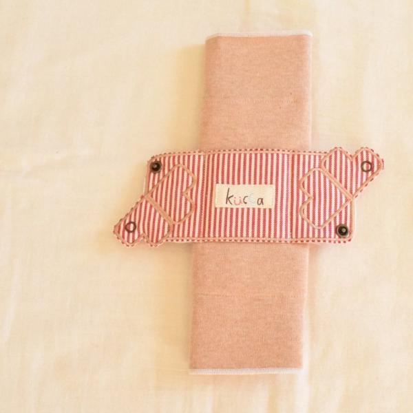 【kucca】とはkucca(クッカ)とは、店主のモロイ氏が自身の妊娠、出産、育児を通して、実際にしようする赤ちゃんとママの気持ちになって企画、制作された布おむつブランドから生まれた、布ナプキンシリーズ。不快感による肌ストレスや、石油系ポリ...