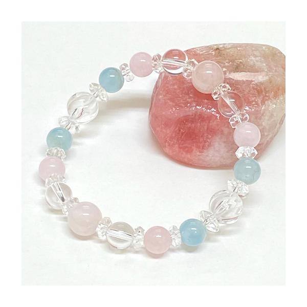 ★願い事ブレスレット（恋愛運）★お守り代わりの願い事ブレス。「アクアマリン＆モルガナイト」を使ったパワーストーンブレスレットです。仲は良いのに、結婚に踏み切れないという状態のカップルや、結婚に向けて心の準備を始めたカップルに、理想的な夫婦の...