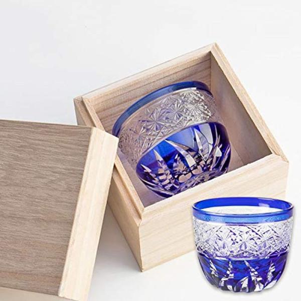 【商品名】　切子 ぐい呑み 桐箱入り コバルトブルー 切子グラス お猪口 おちょこ グラス 青 食洗機対応 結婚祝い 母の日 父の日 金婚式 銀婚式 誕 【商品説明】　・[カラー]：コバルトブルー・[サイズ（約）]：直径6×5cm・[内容]...