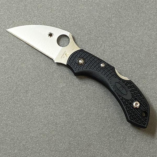 ■ジャンル:ナイフ(刃物)/アウトドアナイフ/フォールディング、アウトドアナイフ ■メーカー: Spyderco(スパイダルコ) 【特集区分】●ナチュラム指定商品R【商品カテゴリ】●セール商品 ○関連ワード:防災 災害対策