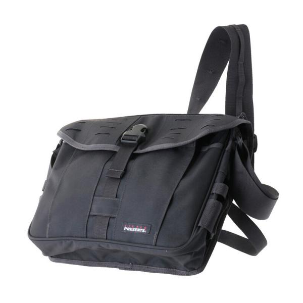 ■カラー:DKG(ダークグレイ) ■ジャンル:タックルボックス・収納/タックルバッグ/ショルダーバッグ ■メーカー: リトルプレゼンツ(LITTLE PRESENTS)  ○関連ワード:釣り具 釣具 つり具 持ち運び 収納 かばん