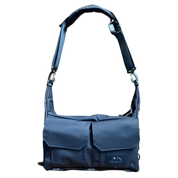 ■サイズ:9L ■カラー:BLACK ■ジャンル:タックルボックス・収納/タックルバッグ/ショルダーバッグ ■メーカー: LINHA(リーニア) 【商品カテゴリ】■カラー:●ブラック系(t166) ○関連ワード:釣り具 釣具 つり具 持ち運...