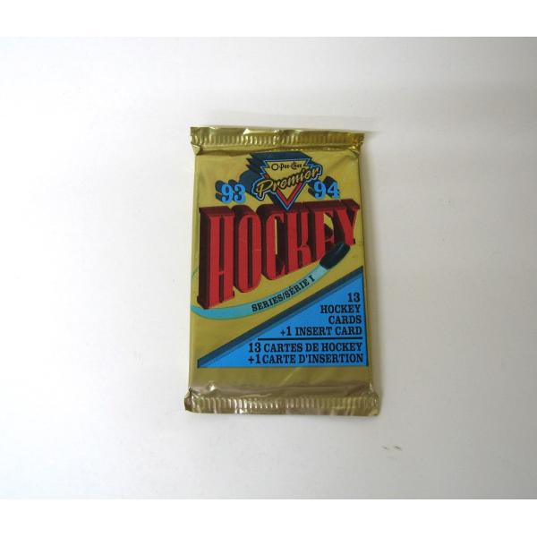 O-Pee-Chee トレーディングカードプレミア シリーズ11993-1994 NHL ホッケー 1パック 13枚入りランダムに英語表記のカードが入っています。