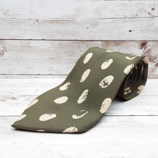 【商品説明】・VENTVNESIMO SECOLOのイタリア製ネクタイです。・さらっとした肌触りの素材感。横約2cm＆幅1cmの総柄デザイン。・エスプリを感じる絵画的な１本です。・大剣裏に開き防止のためのピン留め（画像参照）・表示タグ（２か...