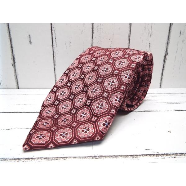 ♪当店の商品は【全商品暗室＆非喫煙ルーム保管】です♪【商品説明】・【1934年創立のラグジュアリーブランド】CANALI（カナーリ）ピンクパープル系総柄ネクタイです。・イタリア国内製造を理念とし、カナーリ兄弟により創業されたテイラーブランド...