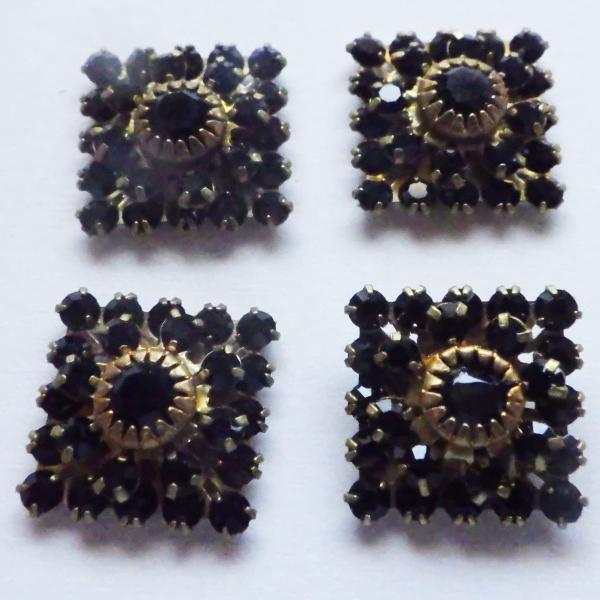 レア　スワロフスキーコンポーネント1945WG.製　珍しいスクエア型接着タイプ「台座なし」ジェット　15ｘ15ｍｍ　4個　1セットを送料無料でクリックポストでお送りします。1945年占領下のWG.からUSAの加工所に渡ってきた、レアなスワロ...