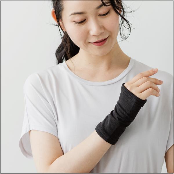 【テラビューティー ハンドサポーター 究極のパワーストーンといわれるテラヘルツ人工鉱石を配合した繊維を使用して製品に関するすべての工程を日本国内で行っております。】