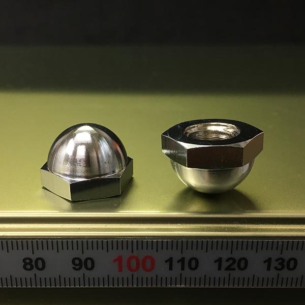 サイズ：UNC7/16-14P 六角対辺19mmｘ高さ14mm（深さ11mm）素材：真鍮製 クロームメッキ入数：1個用途：ハーレー用に製作したアイテムです。クロームメッキ仕上げで愛車を引き立てます。