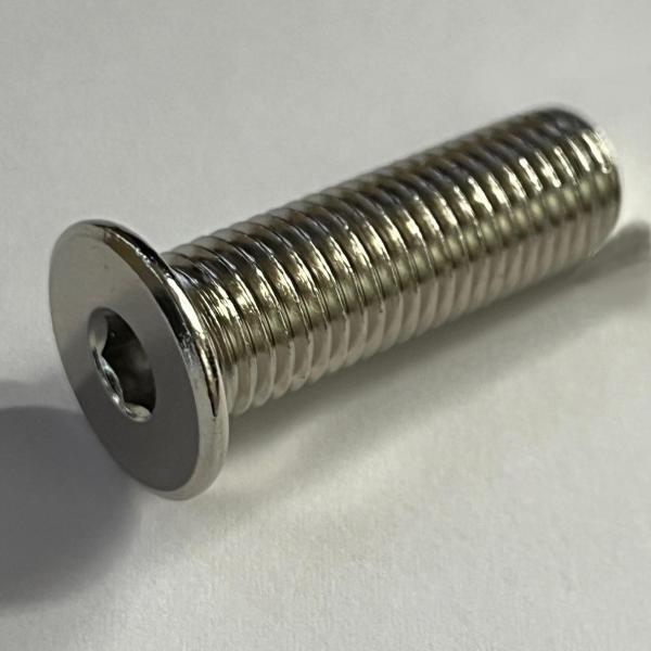 M10(P=1.25)X30L ステン極薄ローヘッドキャップボルト。狭い場所でも使用可能、最大締付トルク15N-m以下。ステンレス製(SUS304系)で強度高め。自動車やバイクに最適。部品取付調整に最適。