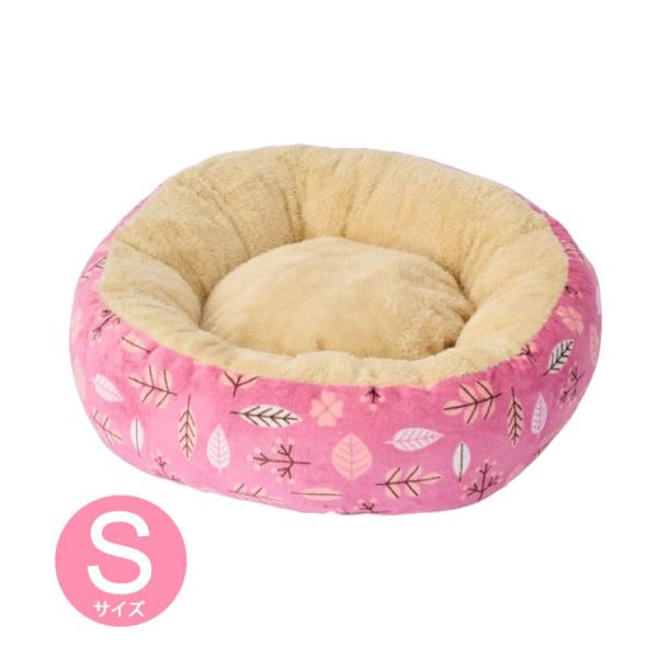 もこもこ感、ボリューム感たっぷりの猫用ベッドです。・円形なので、丸くなって寝ることが多い愛猫用にもおすすめです。・中央のクッションは特にもこもこ＆フワフワで、包み込むような寝心地。・底はフローリングで使用しても安心なすべり止め効果生地を採用...