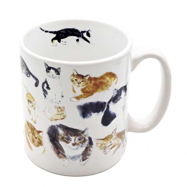 日常使いしやすいカジュアルなマグカップ。外側ぐるりと柄を転写焼き付けしているので、どの角度から見ても楽しめます。自分用はもちろん！ギフトにも最適です！！全面に「家族の肖像」がプリントされています。内側にもワンポイントの猫がいます。飲み物を飲...