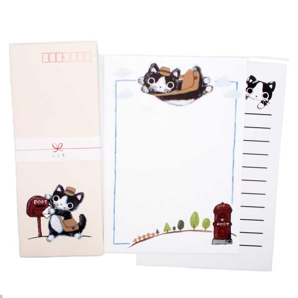やまねこさんの人気キャラクターたちのレターセットです。柄は空とぶマル、マルとネズミ君、3匹の猫、本と手紙の4種類からお選びください。封筒5枚、便せん10枚、罫線入り台紙1枚のセットです。日本製