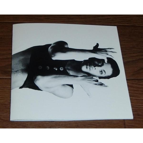「プリンス　ＰＲＩＮＣＥ／パレード」-中古　ＵＳＥＤ　国内盤　ＣＤです-ダブリューイーエー・ジャパン盤、?２０Ｐ２−２６１４規格-ジャケ　スレ等　経年感有りです-盤質　ちょいスリキズ有りです動作には問題ございません-歌詞付き　帯は付いていま...