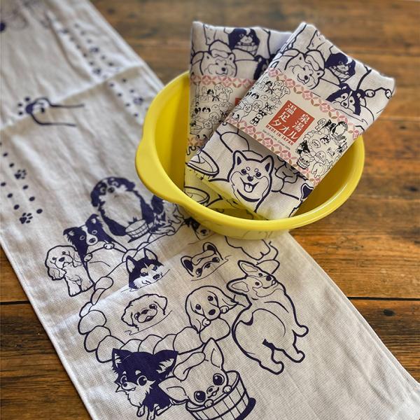 長さ 95cm　幅 25cm　綿100％わんこが30犬種も入った、オリジナルわんこのタオルです。足湯にいつでも入れるように、バッグに結んでもいいし、犬のお散歩、川遊びで濡れた時、あると便利な一枚です。通常のフェイスタオルよりも「長い、薄い、...