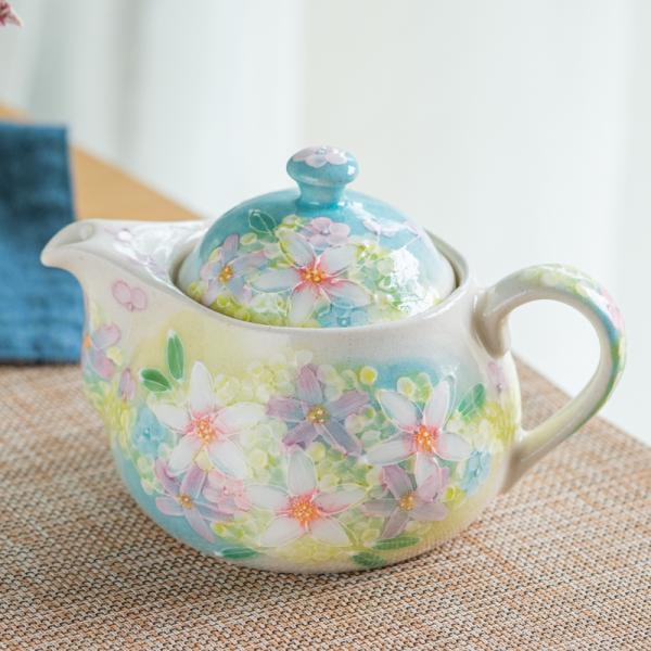 使う度ごと、見る度ごとに造り手の心が伝わるうつわ。優雅で豊かなひと時を「ゆずりは」のうつわとご一緒にお過ごしください。花の舞に心踊る【魅惑の器】ですサイズ：高さ11.3cm　容量500ml本体：陶器中網：ステンレス産地：日本瀬戸焼焼き物は素...