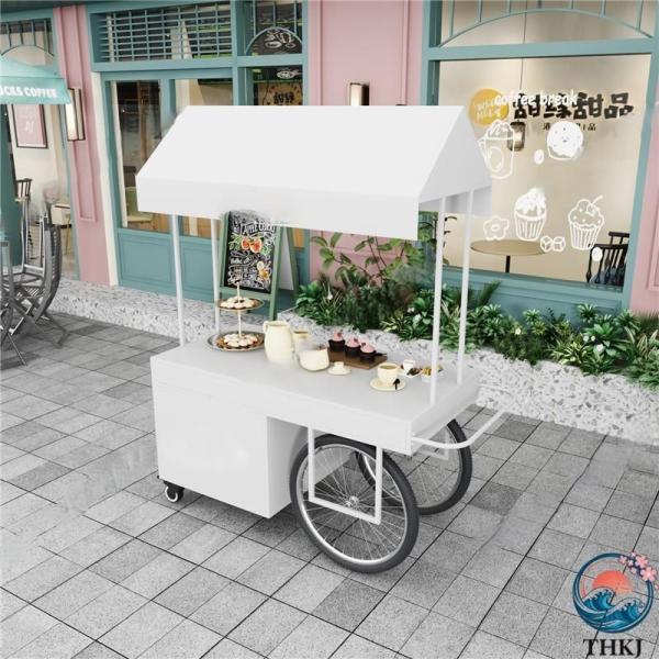 商品名：北欧風アイアン花車（屋台車） 洗練された北欧風のデザインが特徴的なこのアイアン花車は、展示、販売、プロモーションイベントなど、様々なシーンで活躍する多機能な移動式販売車です。シンプルでありながら高級感のある外観は、どんな空間にも調和...