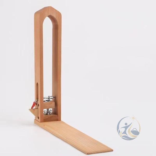 【サイズ】サイズ表をご参照ください。手芸作業の便利グッズです。革やデニムなどの手縫い作業に。ちょうどいい高さで、布やものを固定して作業をすることができます。作業効率UP、綺麗なステッチを描きたい方、ソーイングに集中したい方にオススメです。赤...