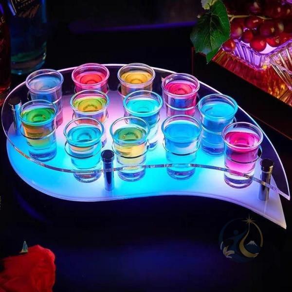 【雰囲気の表現】LEDワイングラスのディスプレイスタンドは、リーフのユニークなデザインを採用しており、7色の照明はとてもファッショナブルで美しいです。 光は色を変えることができます。 そのようなデザインは多くの人々の愛と注目を呼び起こしまし...