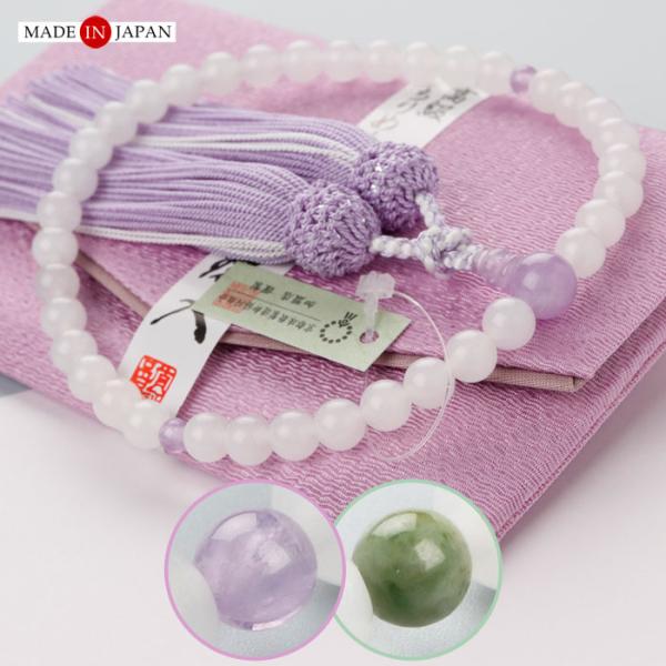 すべての宗派のお客様にお使い頂ける女性用のお数珠でございます。素材は、乳白色が優しい印象の白オニキスでございます。アクセントは、藤雲石か独山玉をお選び頂けます。お客様のお好みでお選びください。房はもちろん正絹製、それぞれの素材に合わせたお洒...