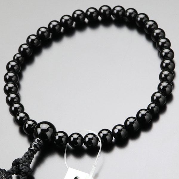 すべての宗派のお客様にお使い頂ける女性用のお数珠でございます。素材は、絶大なる人気を誇る、黒オニキスでございます。当店では、丁寧な加工が施された上質のオニキスのみを使用させて頂いております。こちらは、お洒落な2色房ですが、黒色の単色房を使用...