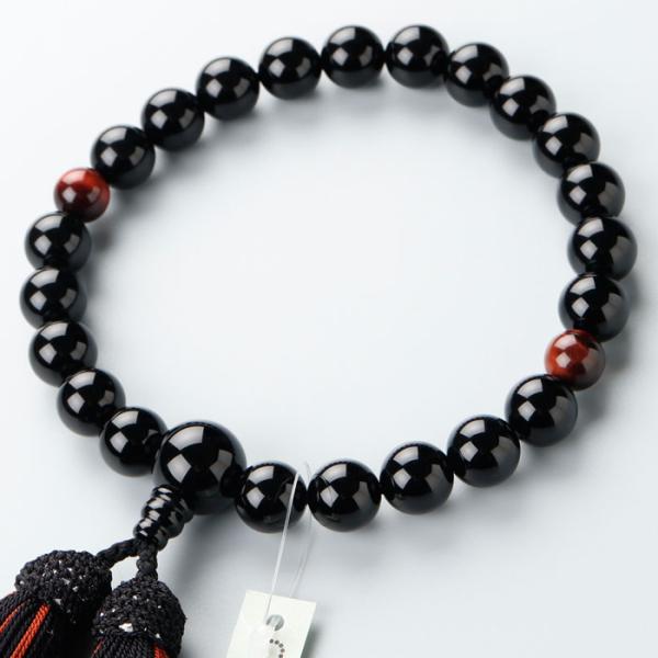 すべて宗派のお客様にお使い頂ける男性用のお数珠でございます。男性用素材の中でNo.1を争う人気のブラックオニキスでございます。ブラックオニキスにも、品質ランクはございます。当店では、白い点などがない丁寧に研磨が施された上質のオニキスを使用さ...