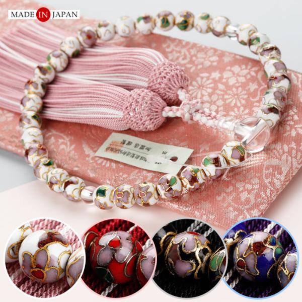 すべての宗派のお客様にお使い頂ける女性用のお数珠でございます。素材は、古代から続く伝統の工芸である七宝焼。七種の宝（金・銀・瑠璃・珊瑚・瑪瑙・琥珀・しゃこ）を表すという、きらびやかな由来に心惹かれます。鮮やかに描かれた花模様は、大変味わい深...