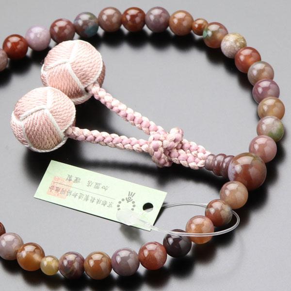 すべての宗派のお客様にお使い頂ける女性用のお数珠でございます。素材は、ピンク印度瑪瑙でございます。落ち着いたピンク系の様々な瑪瑙が味わい深く、魅了されるお数珠でございます。ブラックフォーマルとの色の相性も良く、シックでお洒落な印象を与えてく...