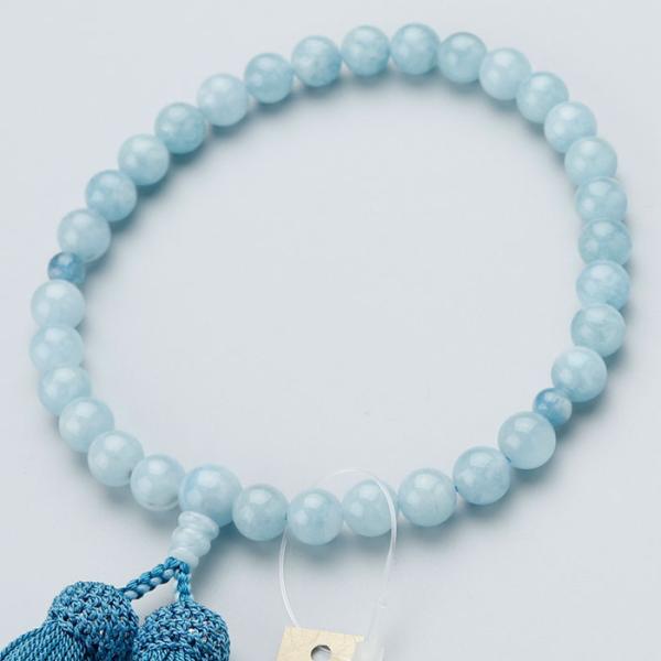 すべての宗派のお客様にお使い頂ける女性用のお数珠でございます。素材は、3月の誕生石でありますアクアマリンでございます。お客様のご要望にお応えし、お買い求めやすい価格帯のアクアマリンをご準備させて頂きました。もともとアクアマリンは非常に高価な...
