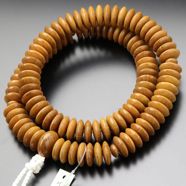 お寺様用の天台宗用本式数珠・大平天台でございます。素材は、木のあたたかい雰囲気を感じる正梅でございます。使い込むほどに色艶を深め、味わい深い数珠へと変化してまいります。また、天然石の数珠に比べ非常に軽く、手や中糸への負担が少ないことも魅力で...