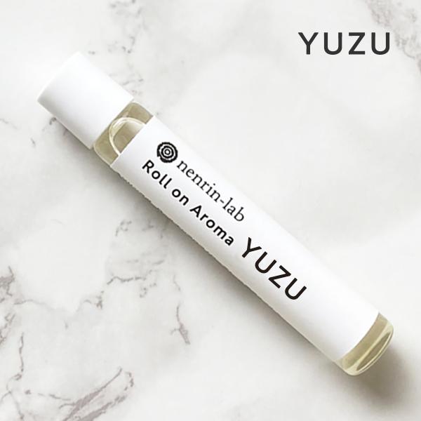 天然アロマがほのかに香るロールオンタイプの保湿オイル天然100%エッセンシャルオイルの自然なやさしい香りネンリンラボ ロールオンオイル(ユズ) 8ml天然ユズ精油がやさしく香る、ロールオンタイプの保湿オイル。ホホバオイルとアルガンオイルが乾...