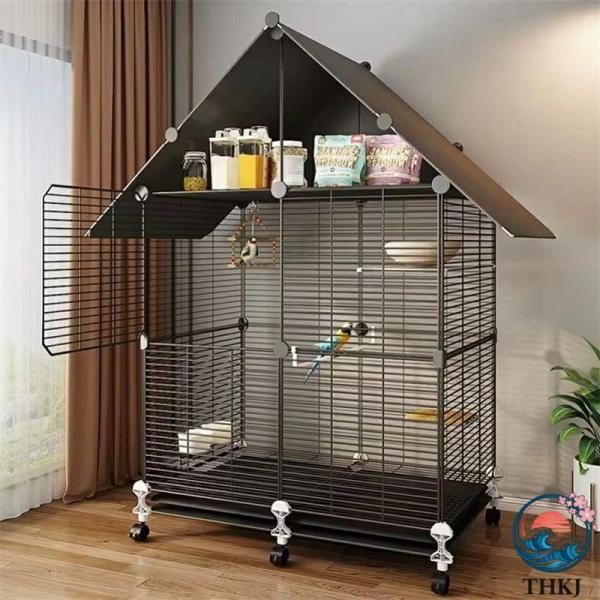 ペットを飼っていると、ペット用品を置く場所が見つからなくて困ってしまいます。この大型鳥ケージは収納機能が付き、屋上には食べ物やおもちゃなどのペット用品を収納できるので、美しくさっぱりとした部屋を実現できます。 広々とした空間で鳥が快適に過ご...