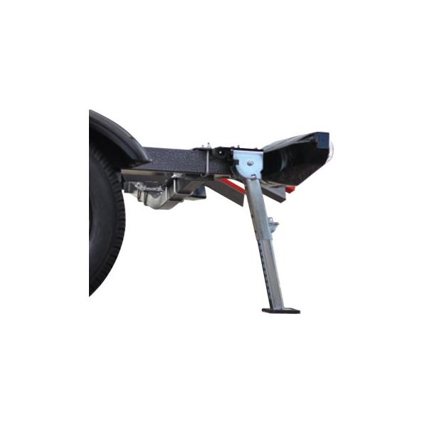 ■材質：鉄（メッキ）■取付ボルト付属(75×45mm角パイプ用)※取り付けブラケットカラーはシルバーです。●トレーラーを洗車する時や、PWCのメンテナンスに転倒防止やナンバープレートの損傷を防ぎます。●収納式で手軽に使用ができます。●収納時...