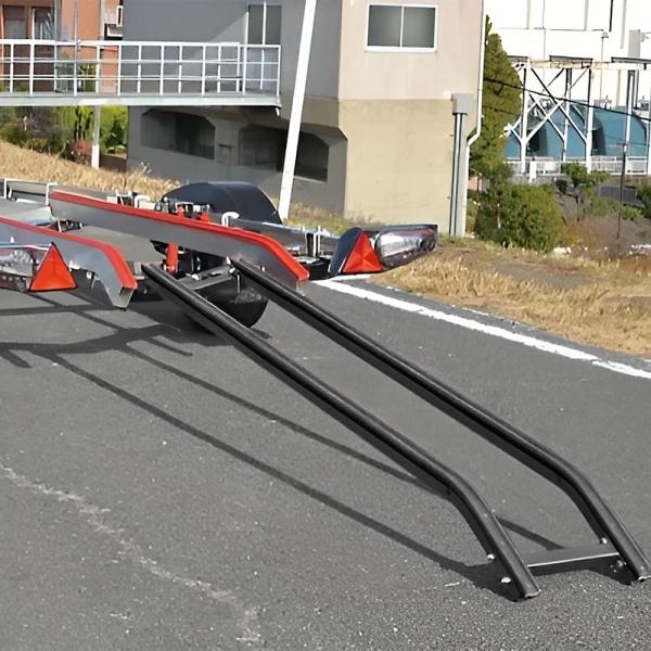 ◆メーカー直送品　※代引不可■材質：スチール(亜鉛メッキ)●ゲレンデの状況によってはトレーラーを水に浸けて艇を降ろすこともありますが、車軸のベアリング部分への水の侵入はグリスの乳化（水と混ざりクリーム状になって、グリスの役目を果たさない状態...