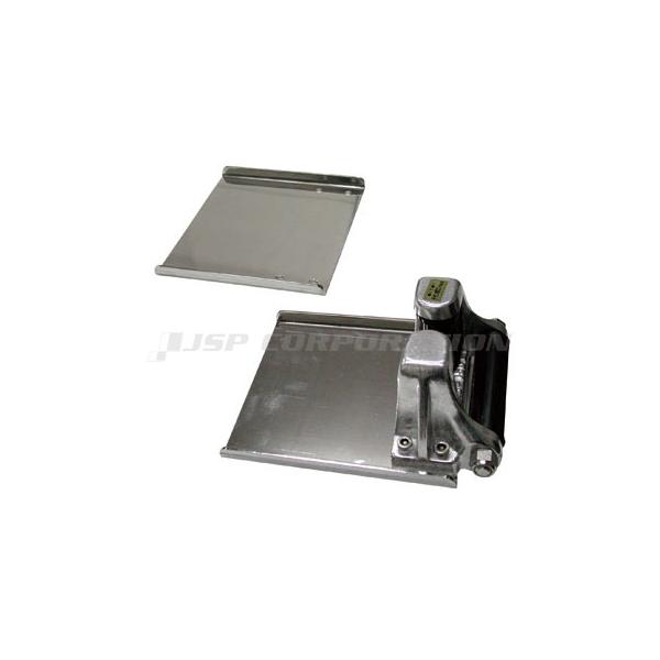 ■材質：ステンレス■サイズ：228×200mm●三方ローラーを船首より前方に取り付けたい時に便利です。●三方ローラーGP-200と、カム付き三方ローラーKP-200に適合します。