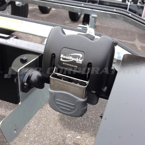 ■2個セット■耐荷重(2個):5000LBS(2267kg)■ベルトサイズ：幅：48mm/長さ：〜1092mm■取付ネジ穴径：φ12mm×1ヶ所本体ハウジング内に内蔵されたラチェット機構でボートを固定し、ベルトは未使用時にハウジング内に自動...