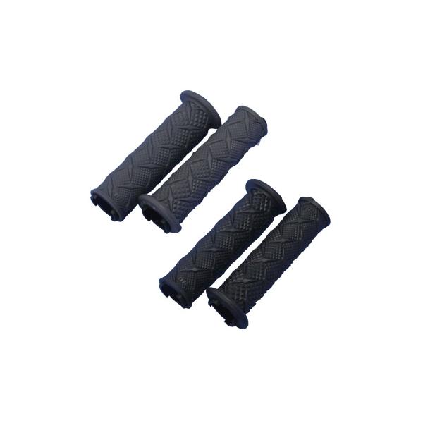 ■グリップカラー：ブラック、グレー■ミディアム/ハーフフランジ●ODIグリップはボンド等の接着剤を一切必要としないグリップです。●接着剤を使用しないため、容易に取り外し、取り付けが可能です。●純正及びUMI RACINGなどの社外品ハンドル...