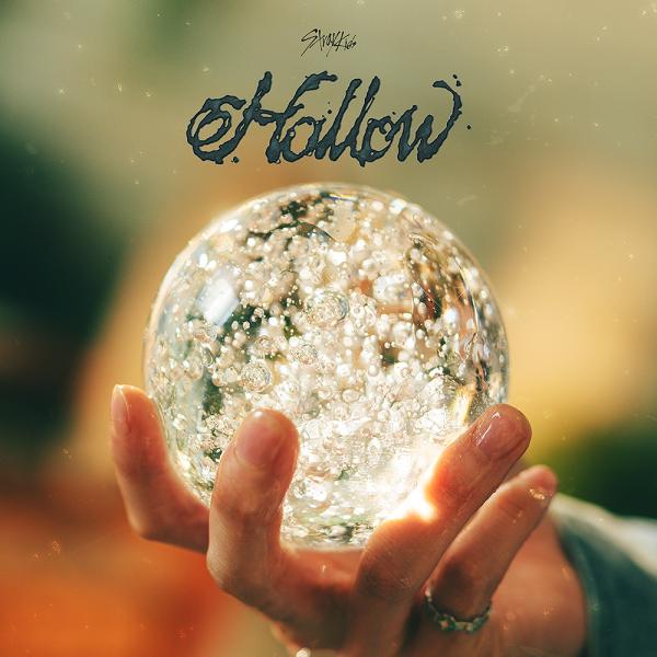 【発売日：2025年06月18日】Stray Kids/Hollow [通常盤]、メディア：CDA、発売日：2025/06/18、商品コード：ESCL-6107、JANコード/ISBNコード：4547366747157