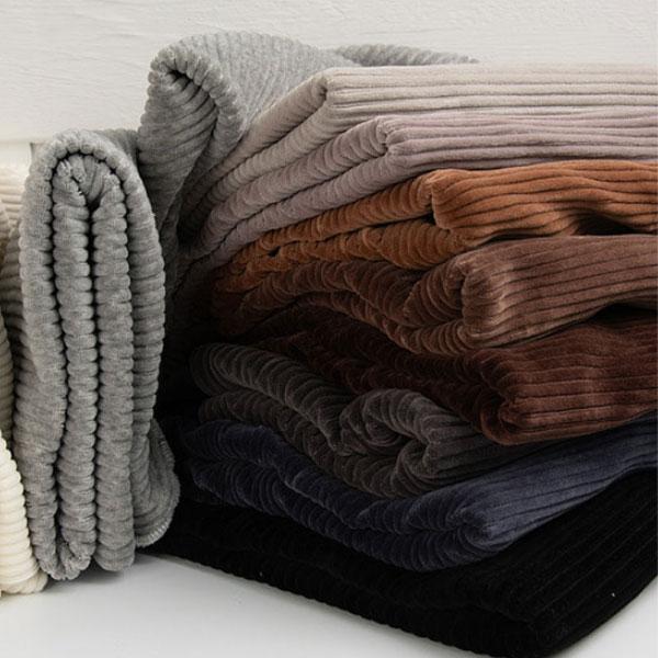 ( コーデュロイ生地 ) ムーンリット コーデュロイ 太畝 7mm  │ 40 color【 商用利用可 】【お取り寄せ色有】メール便（ゆうパケット）規定外の為、宅配便のみ+販売サイズ：120cm × 45cm 　+素材：　コットン 93%...